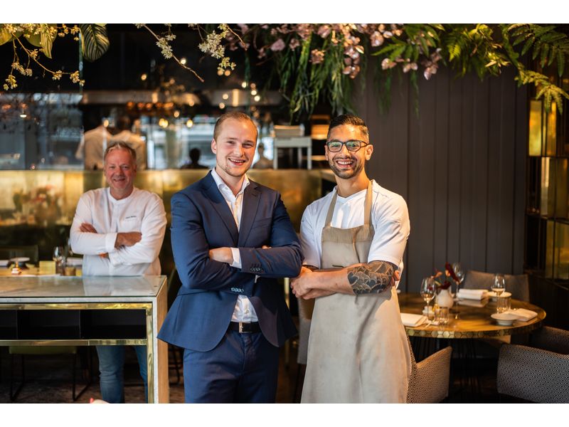 Mario Ridder draagt Joelia* in Hilton Rotterdam over per 2024 ...