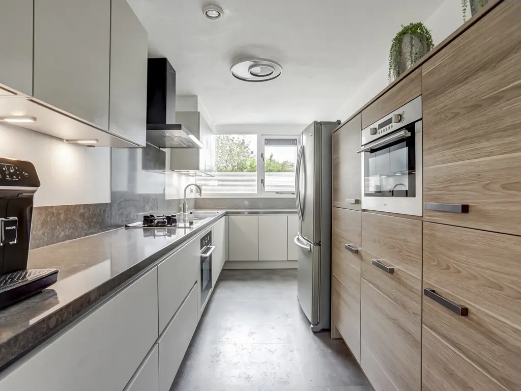 W. Plokkerstraat 10, SPIJKENISSE